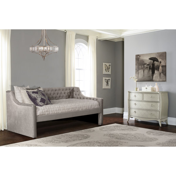 Daybeds - Furniture Walk