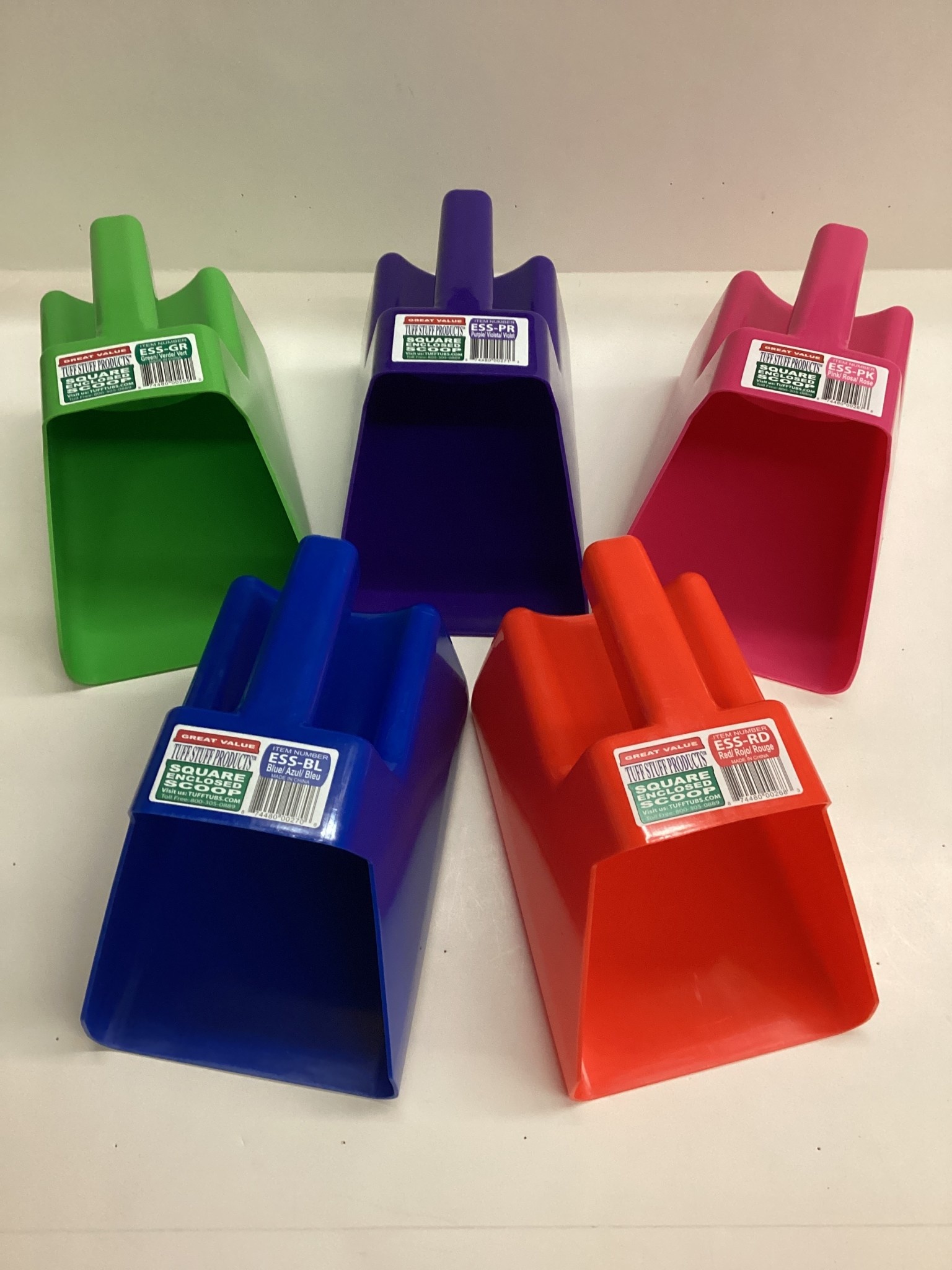 Tuff Stuff Enclosed Square Scoop - Stick and Stone Tack Shop