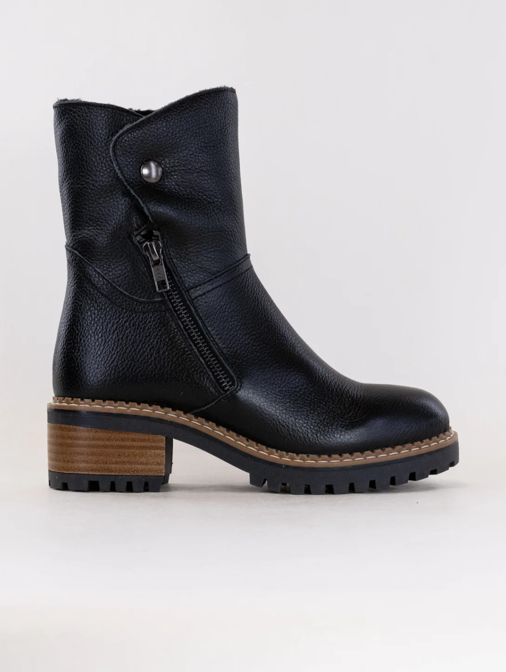 Eric Michael Pelham - Lucha's Comfort Footwear