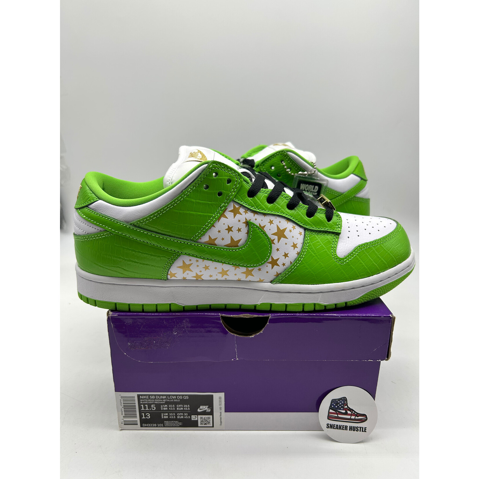 Nike SB Dunk Low Supreme Stars Mean Green (2021) - Sneaker Hustle