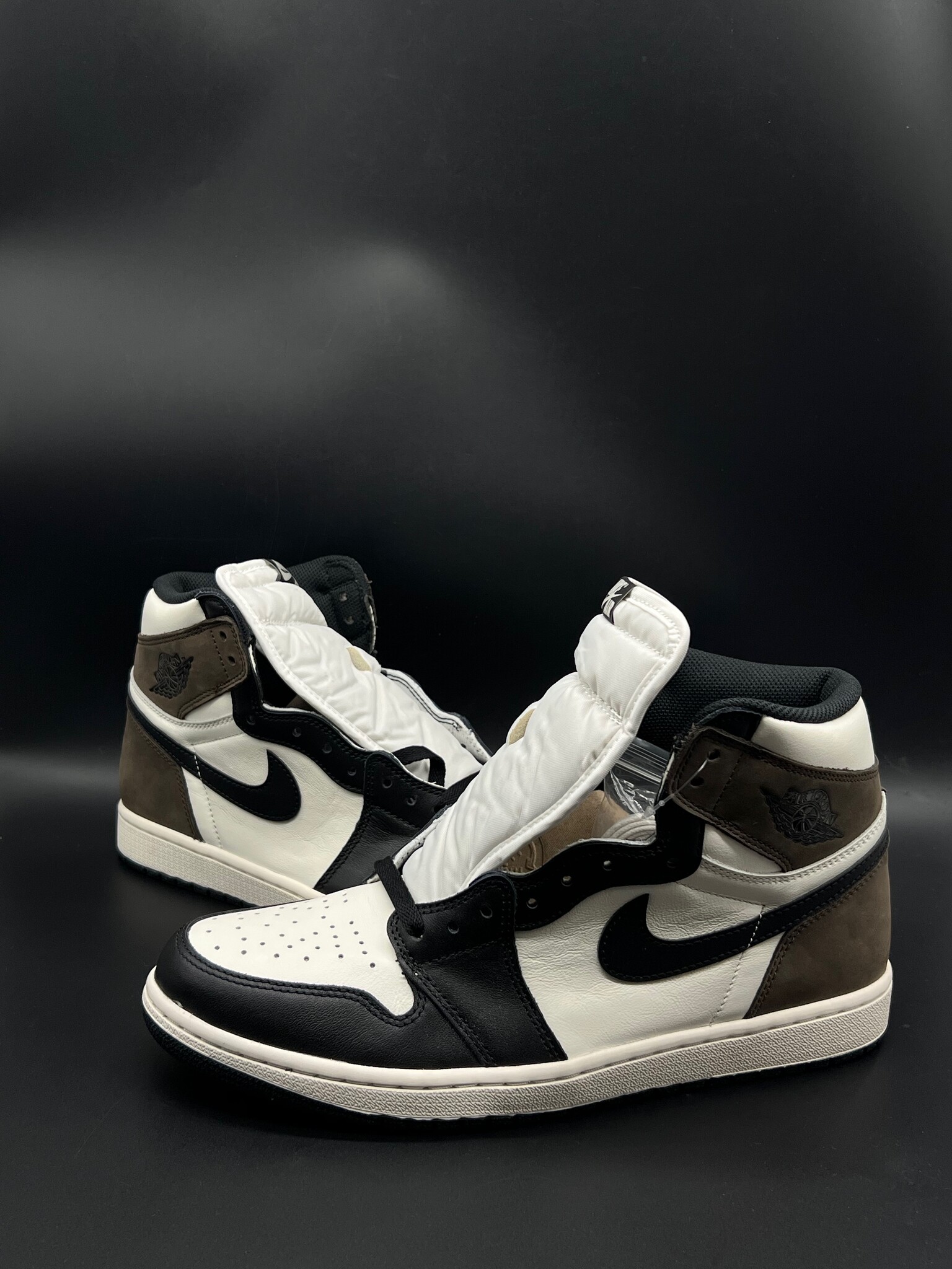 Jordan 1 Retro High Dark Mocha - Diverse Sole
