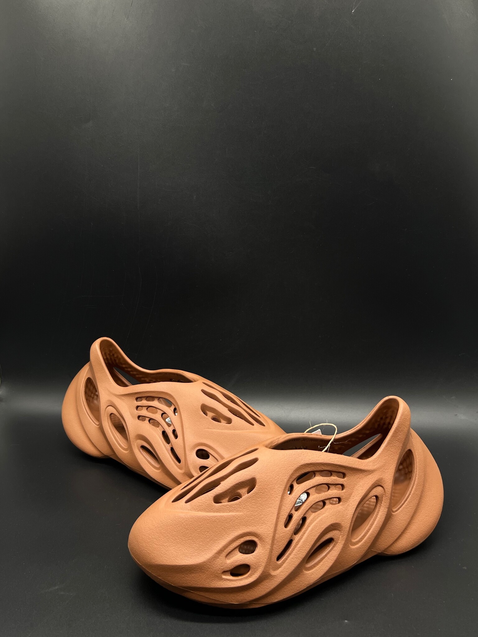 Yeezy Foamrunner Clay Red - Diverse Sole