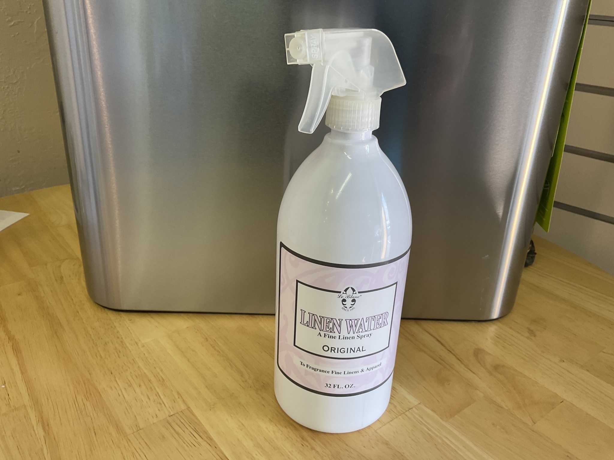 Le Blanc Le Blanc Linen Water Original 32 oz - Ripleys Vacuum Center