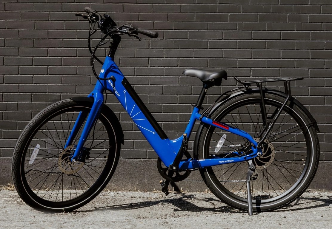 MOOSE Metropolitain eBike Bleu 2024 vélo hybride électrique Beaumier ...