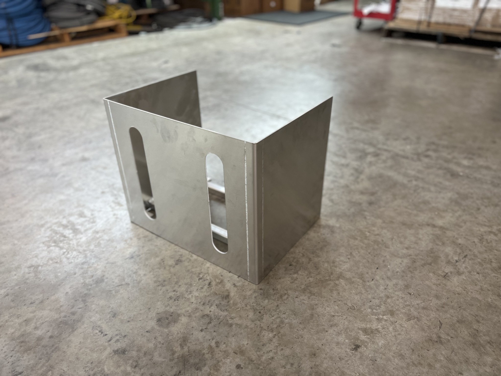 C3 Dual 7 Gallon Soap Tank Bracket - (855) C3-SKIDS