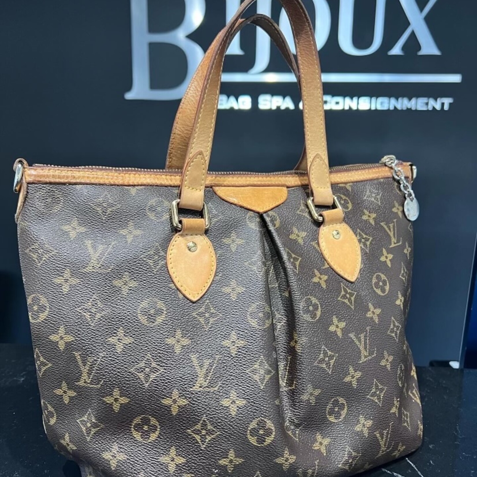 Louis Vuitton Palermo PM - Bijoux Bag Spa & Consignment