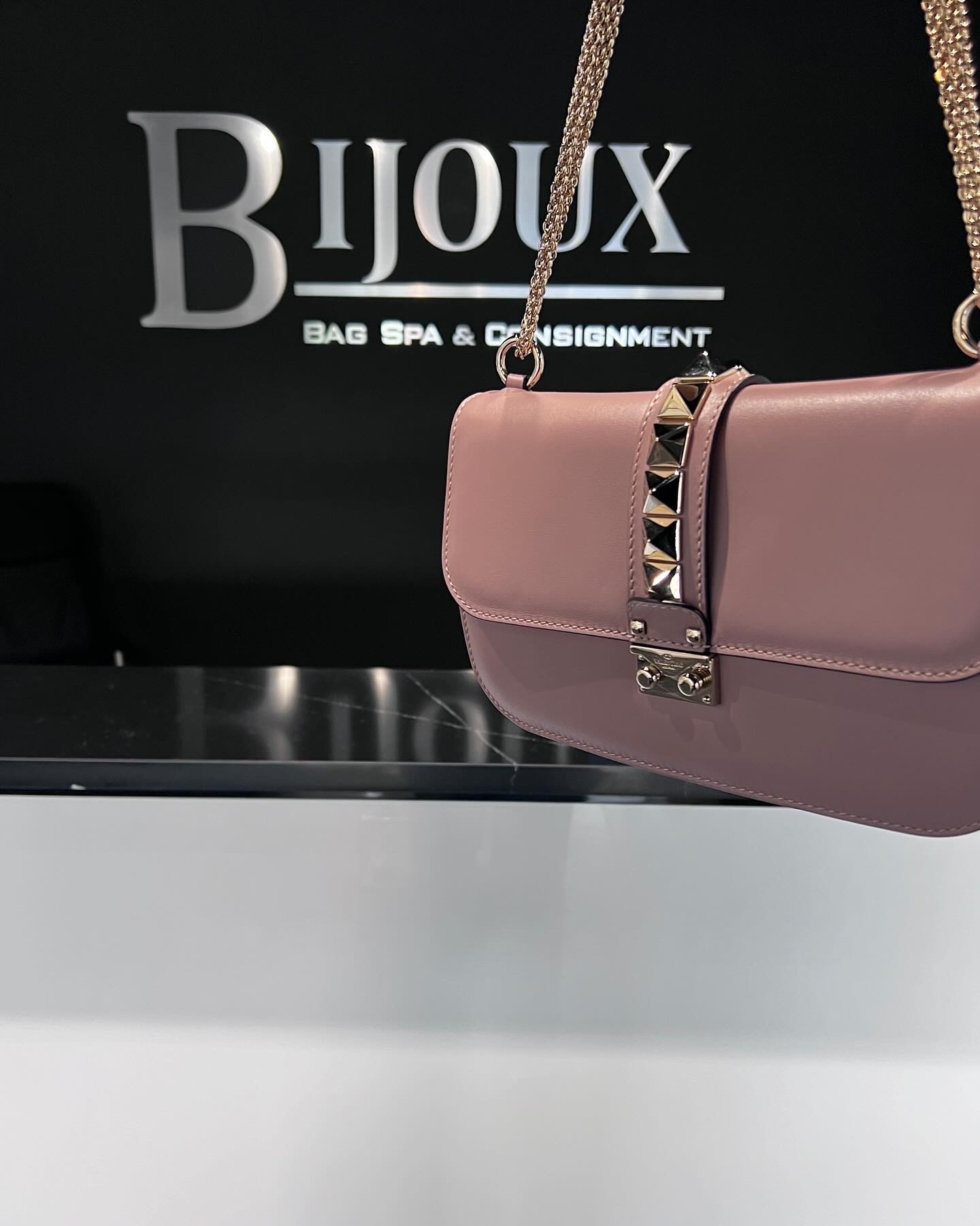 Valentino Medium Glam Lock Nude - Bijoux Bag Spa & Consignment