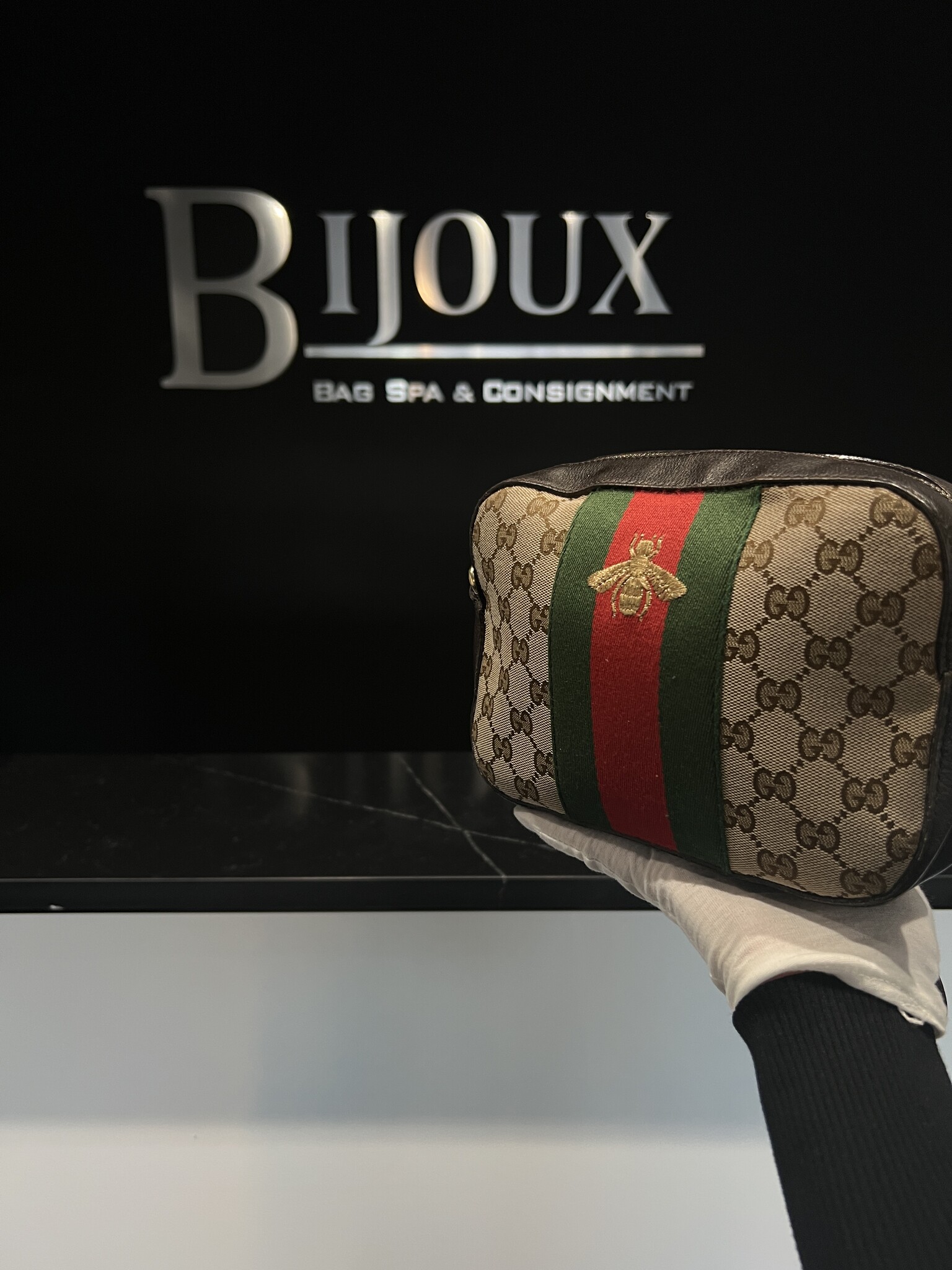 Gucci Bee Crossbody - Bijoux Bag Spa & Consignment