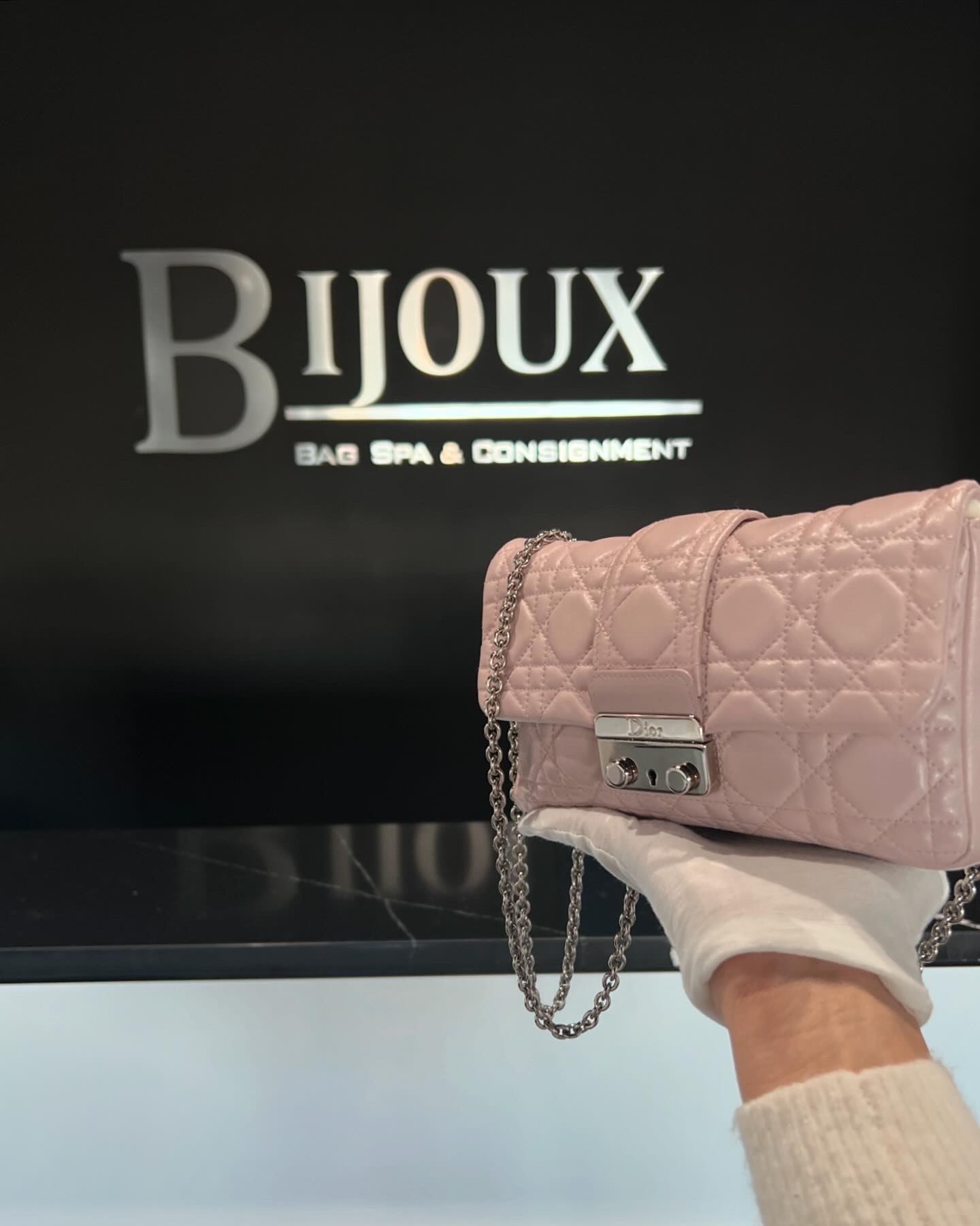 Dior Wallet On Chain - Bijoux Bag Spa & Consignment