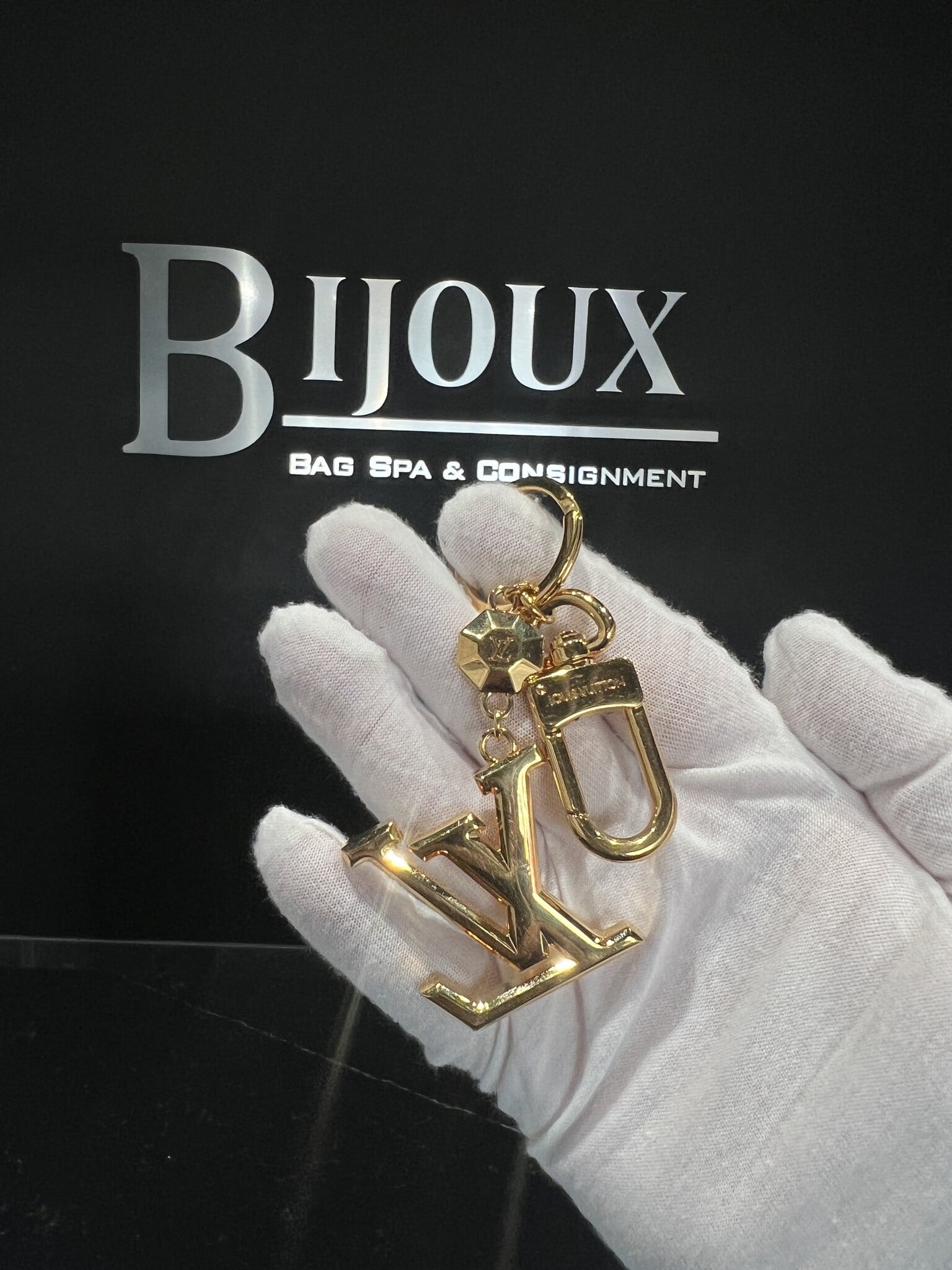 Louis Vuitton Facettes Bag Charm - Bijoux Bag Spa & Consignment