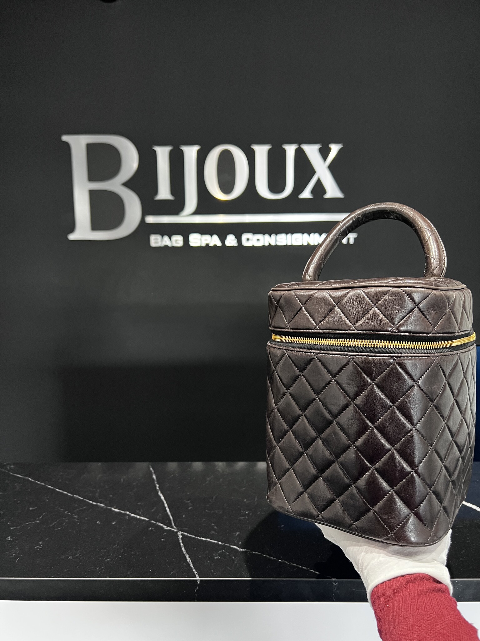 Chanel Vanity Long - Bijoux Bag Spa & Consignment