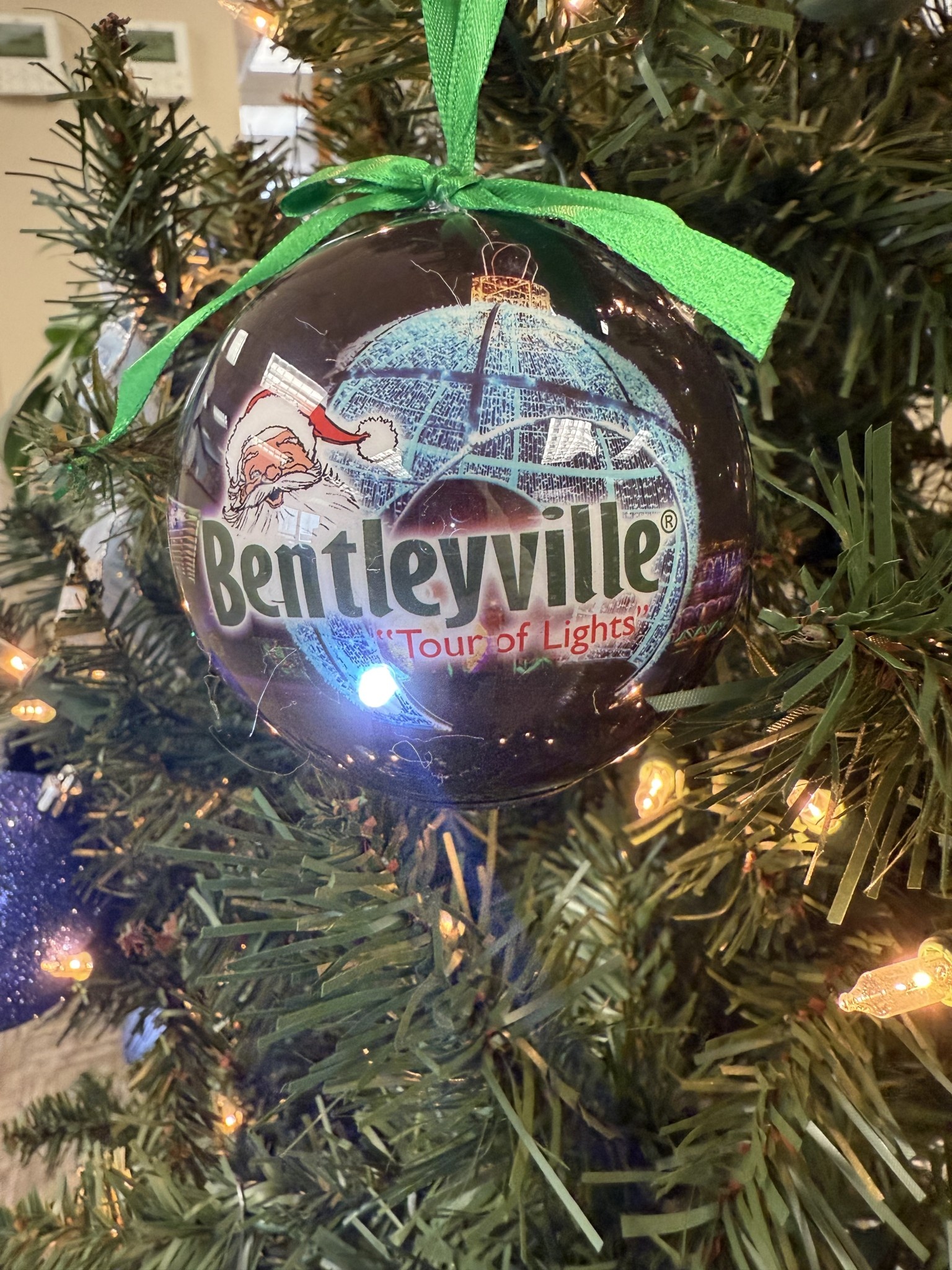 Blinking Ornament - Bentleyville "Tour of Lights"
