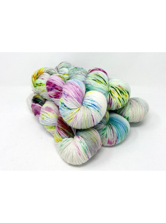 Baah Yarn - Sealed with a Kiss