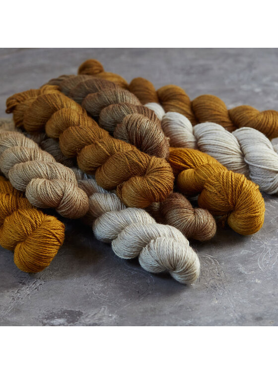 Urth Yarn - Sealed with a Kiss