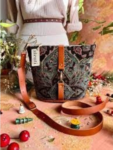 Atenti - Sealed with a Kiss