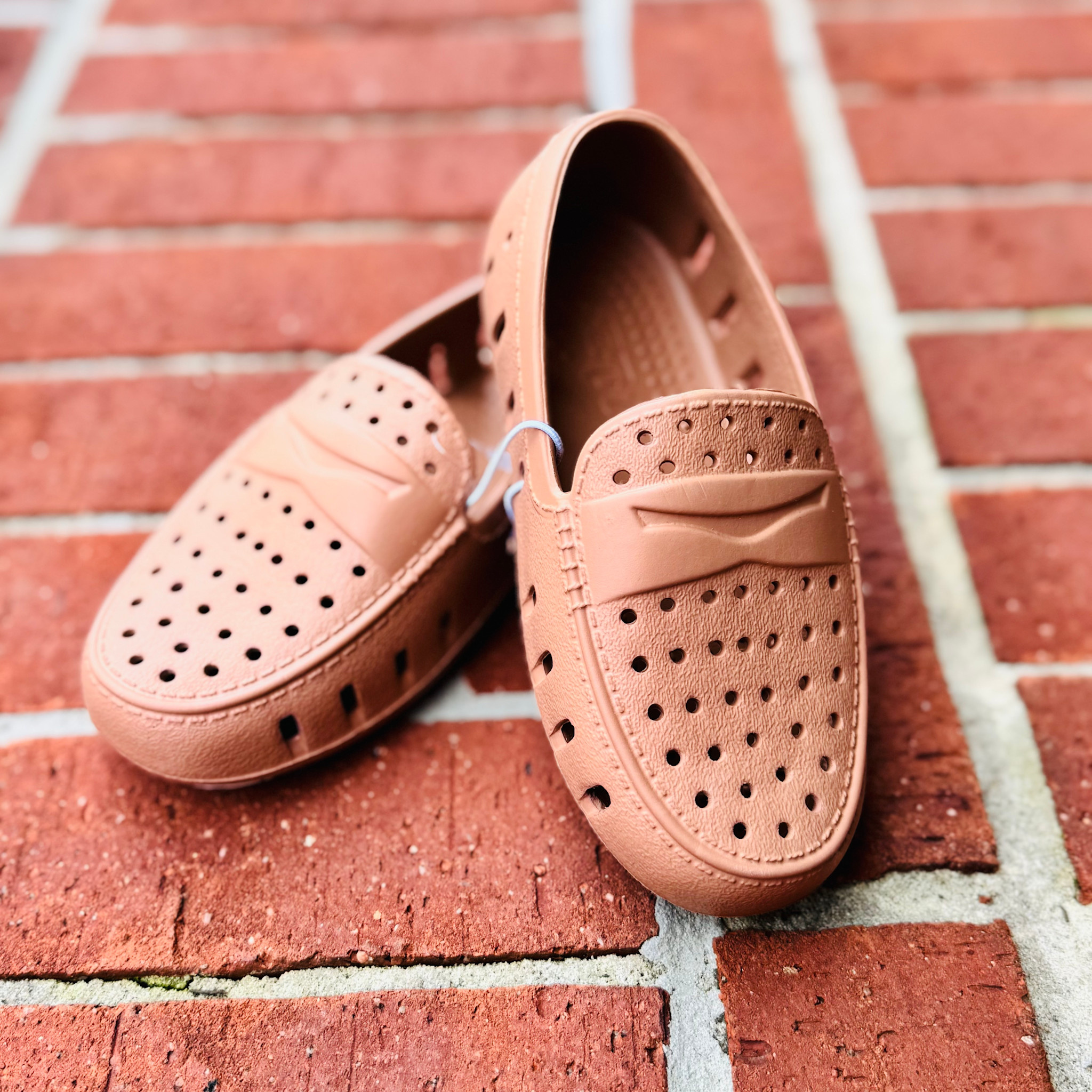 Prodigy Tan/Bright White - Macs & Milli