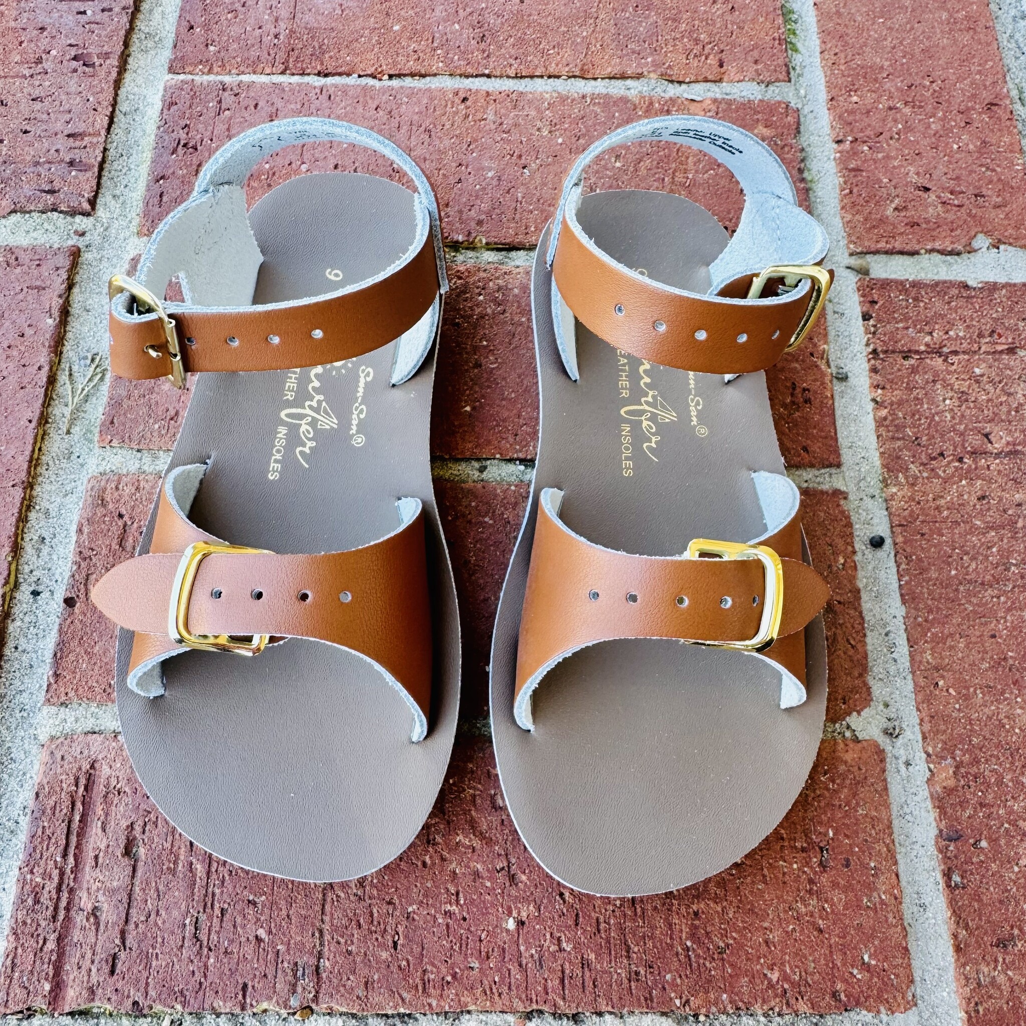 Surfer - Tan - Macs & Milli