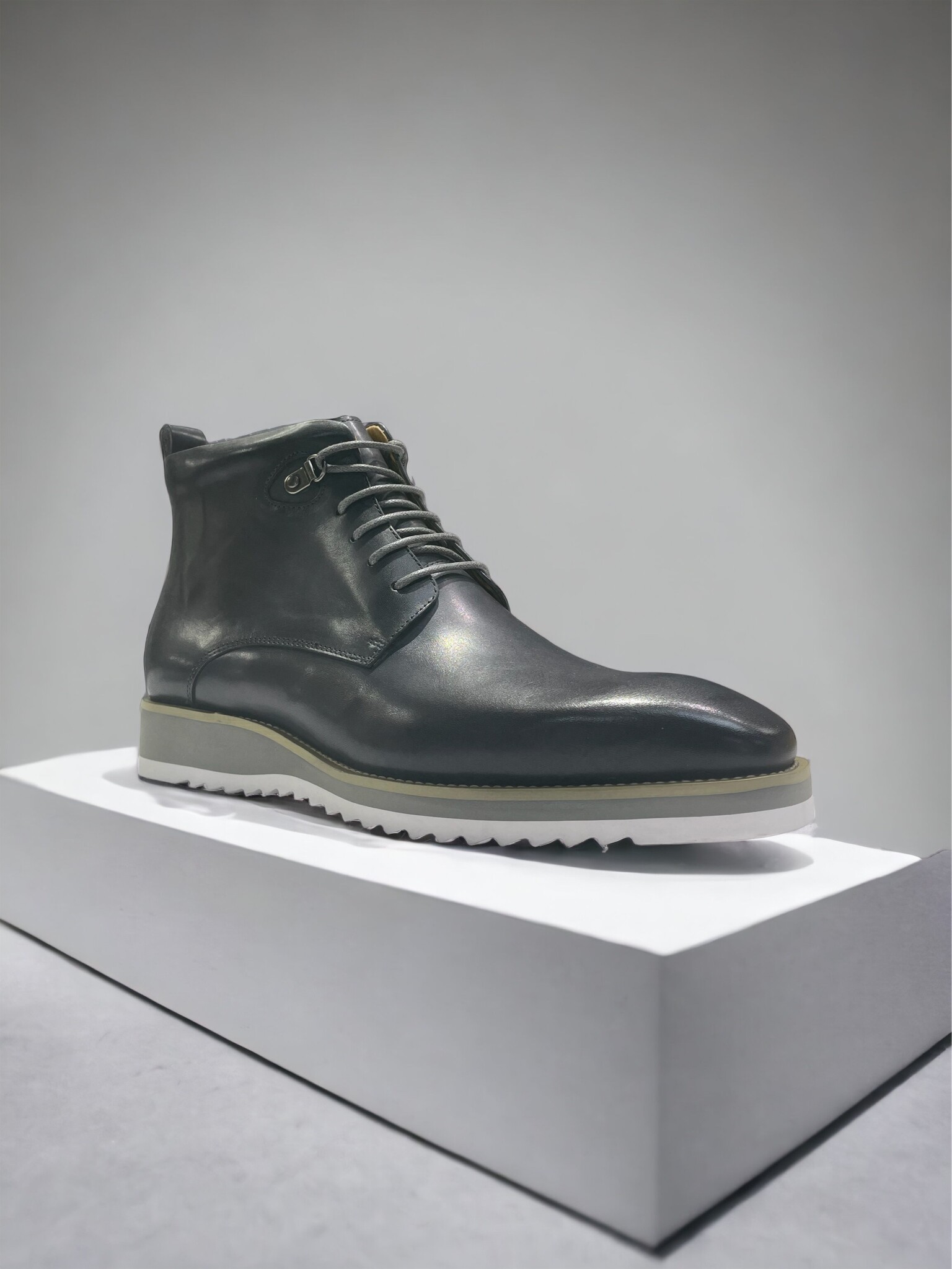Carrucci Burnished Calfskin Lace-Up boot White - Kingsmen Shoes