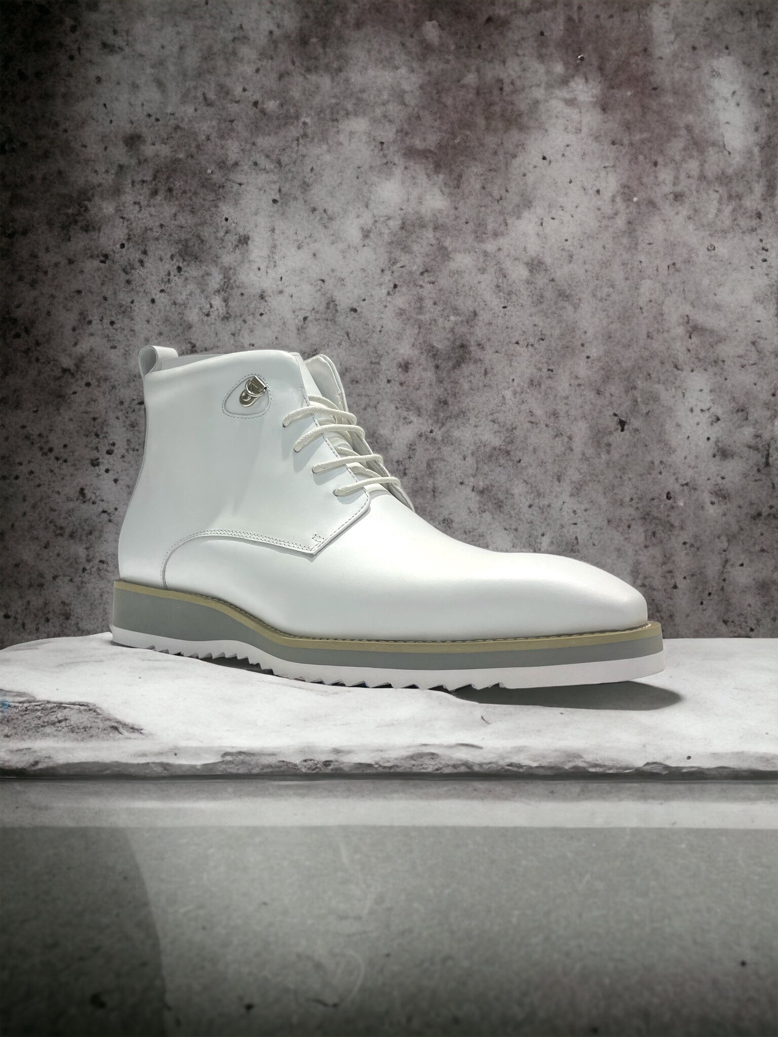 Carrucci Burnished Calfskin Lace-Up boot White - Kingsmen Shoes