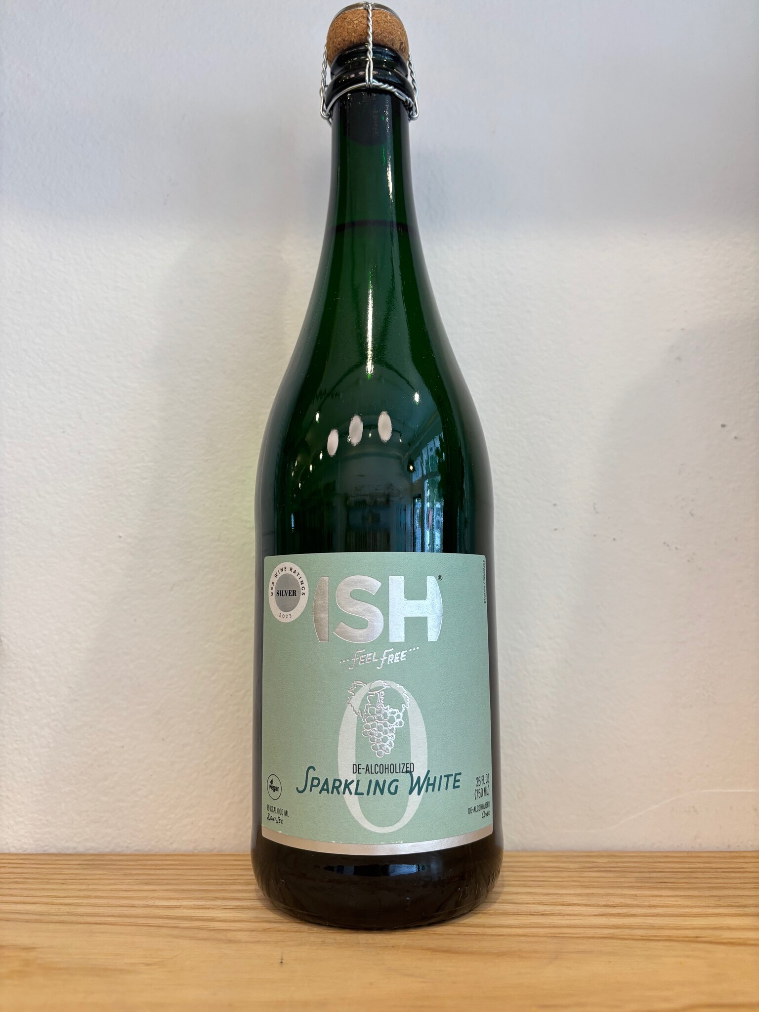Chateau Delish ISH Sparkling White Wine 750 mL - The Zero Co