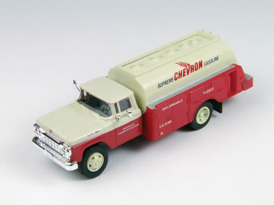 Classic Metal Works 30420 HO 60 FORD CHEVRON TANKER - Chuck's Trains ...