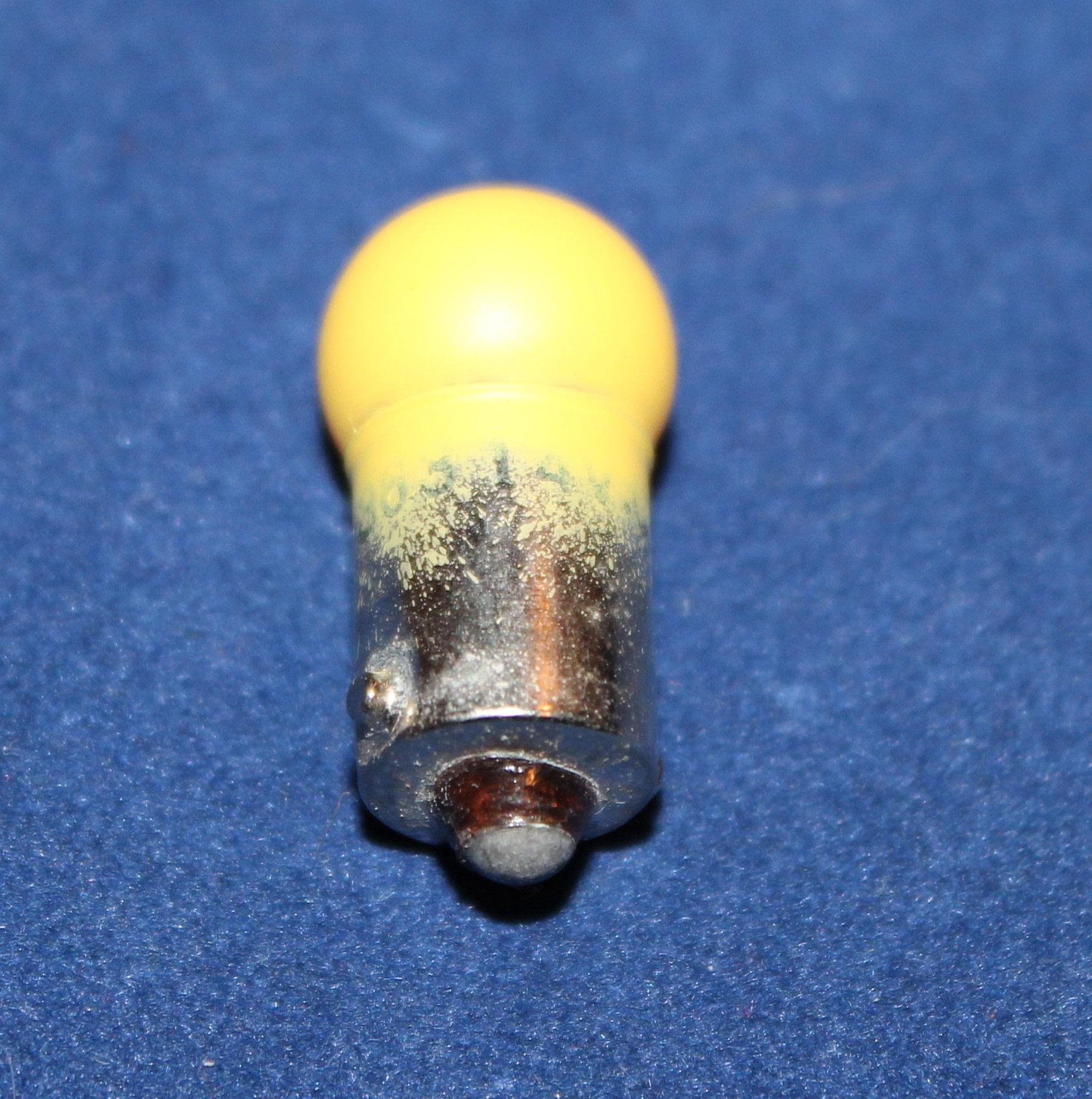 363YP YELLOW PAINT BAYONET 14V - Chuck's Trains & Hobby Depot