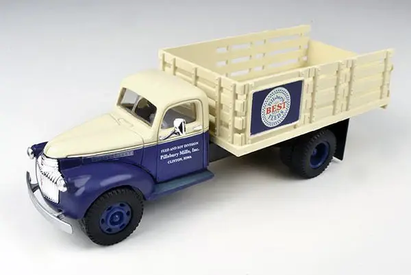 30341 HO 41/46 Pillsbury Feeds - Chuck's Trains & Hobby Depot