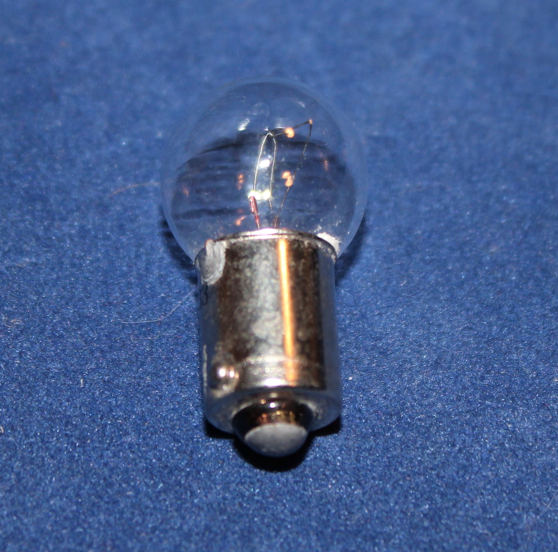 54 CLEAR BAYONET 12V - Chuck's Trains & Hobby Depot