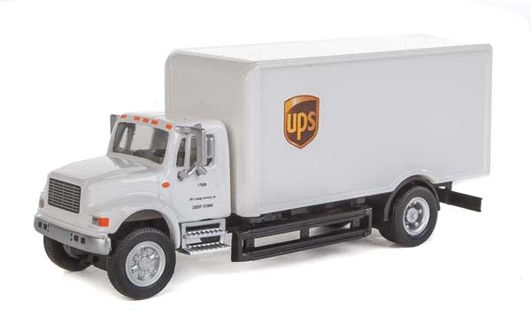 Walthers 94911295 HO International 4900 Single-Axle Box Van UPS - Chuck ...