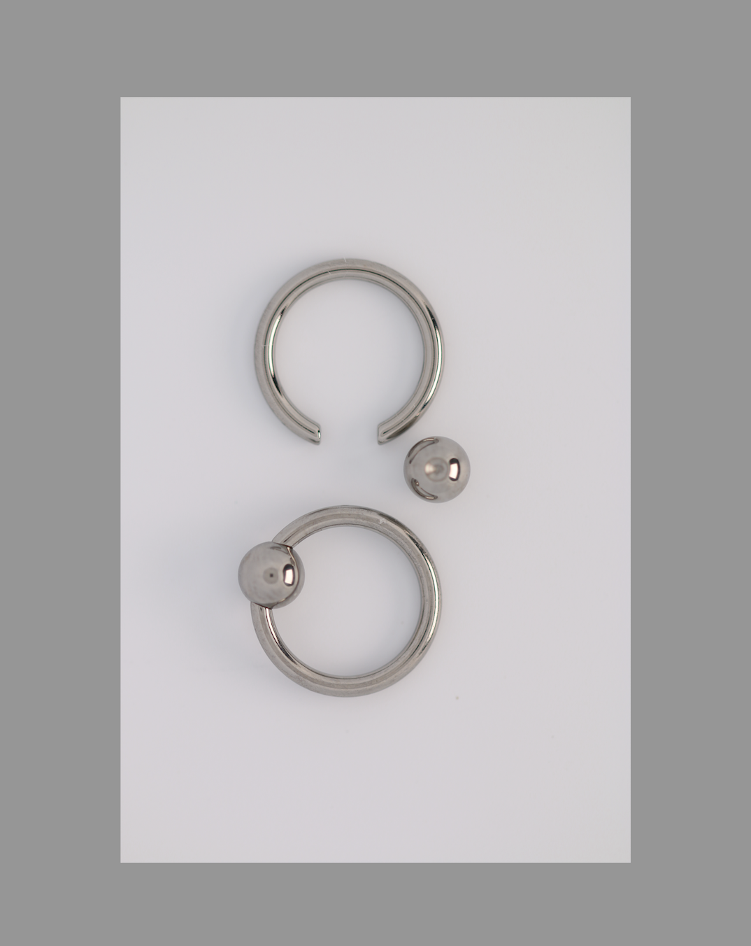 Anatometal captive bead ring store