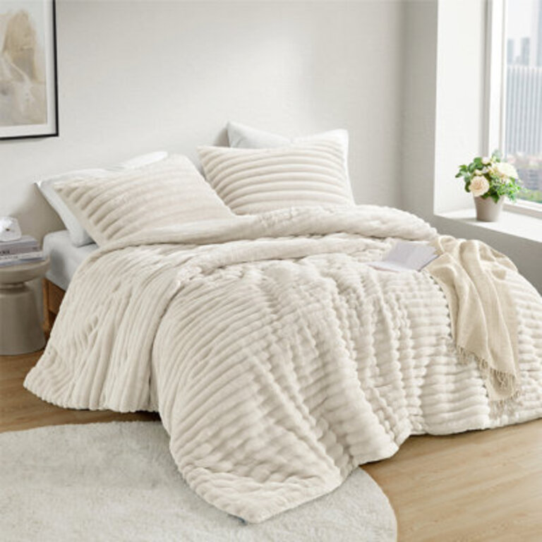 Avril Fluffy Ribbed Plush Comforter Set - Wayfair Outlet - Burlington, ON